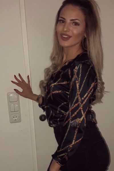 diellza #54727 - Linz, Österreich