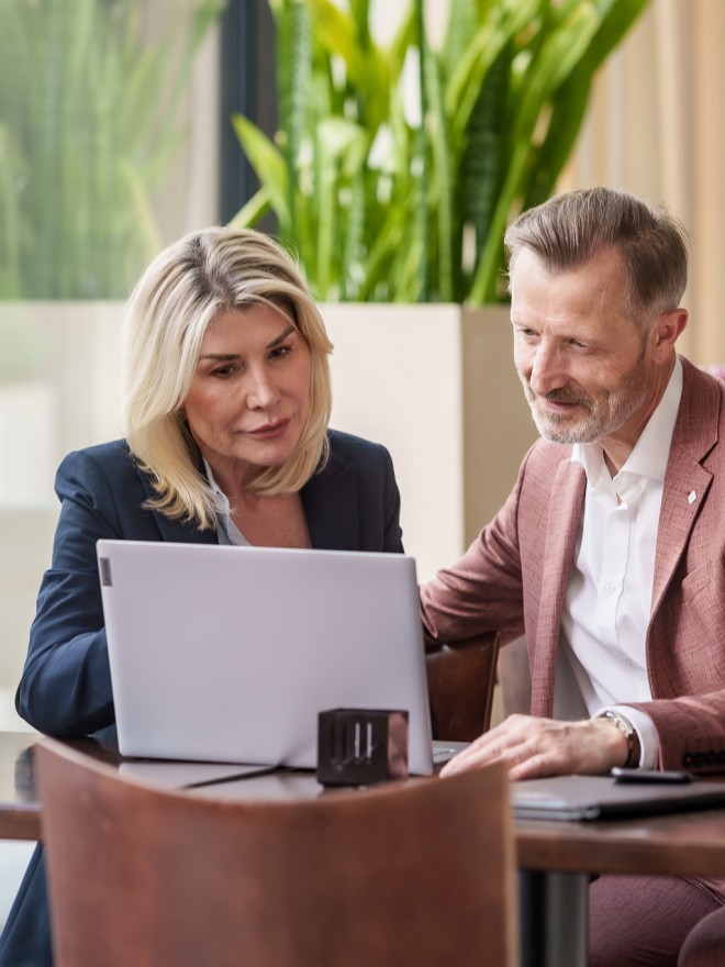 SHOWCAST Model Agency [Silver Models]