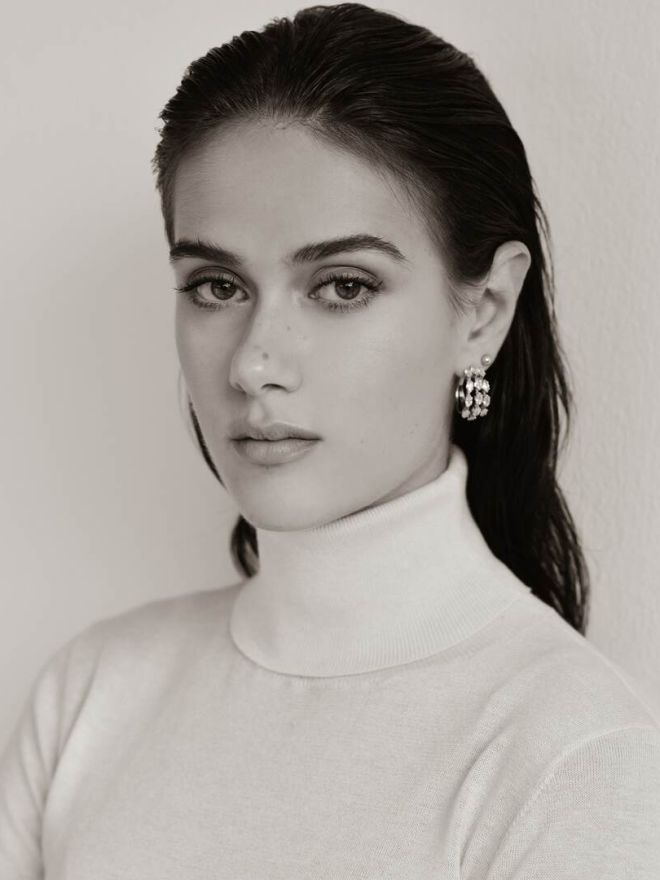 SHOWCAST Model Agency [Women - Female Models]