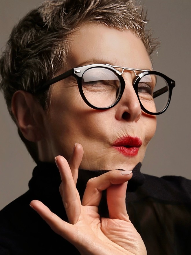 SHOWCAST Model Agency [Silver Models]