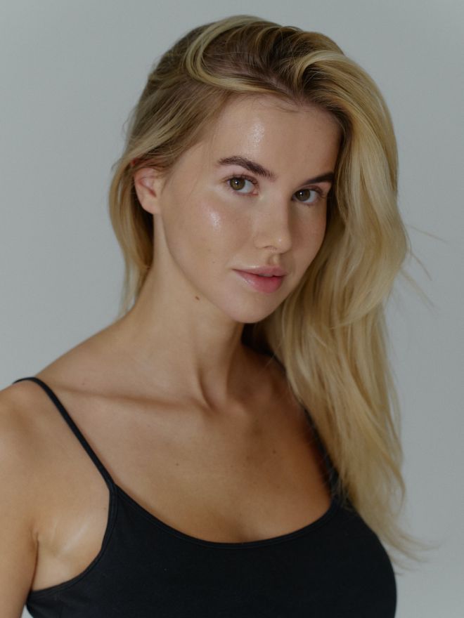 SHOWCAST Model Agency [Women - Female Models]